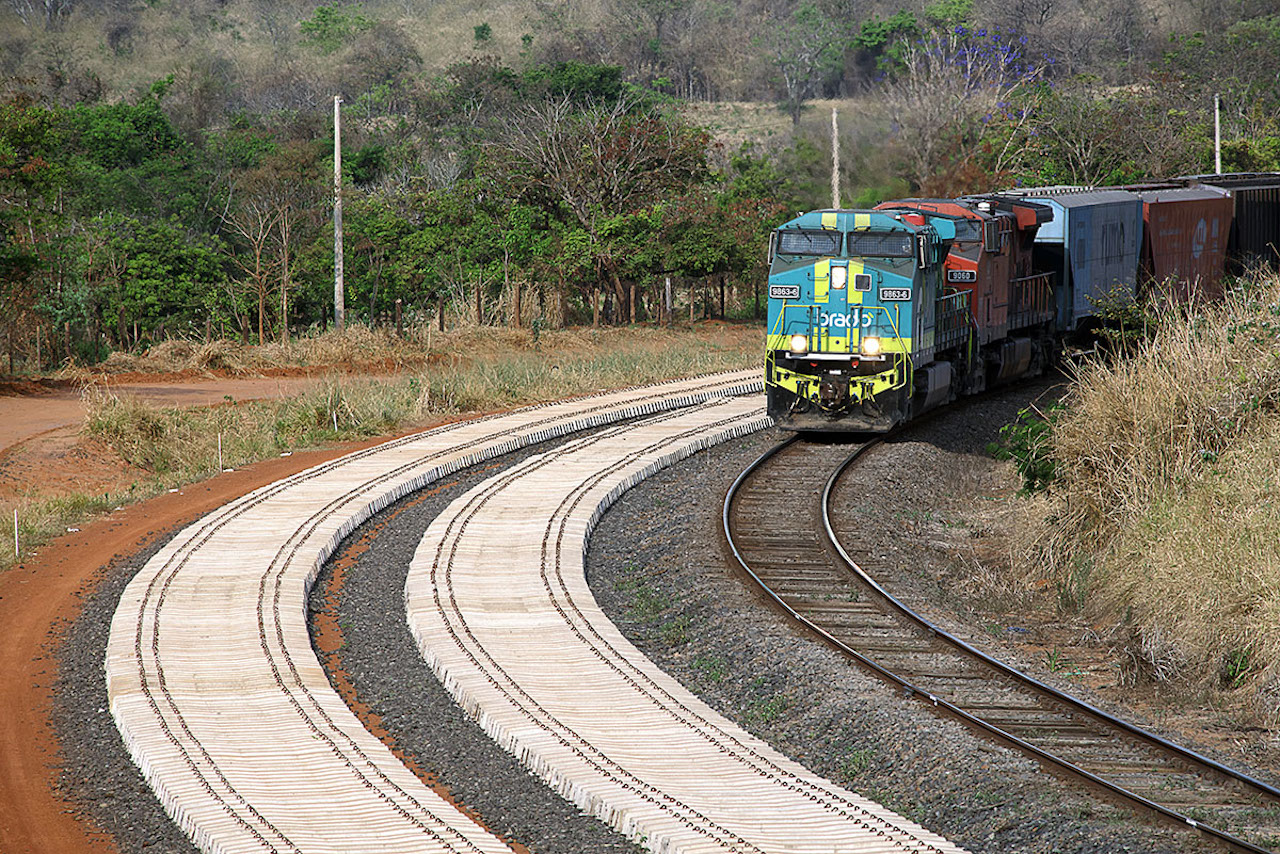 Concluída após três décadas, Ferrovia Norte-Sul promete acelerar ...